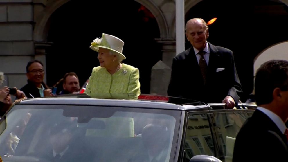 Queen Elizabeth Celebrates 90th Birthday With Gun Salute