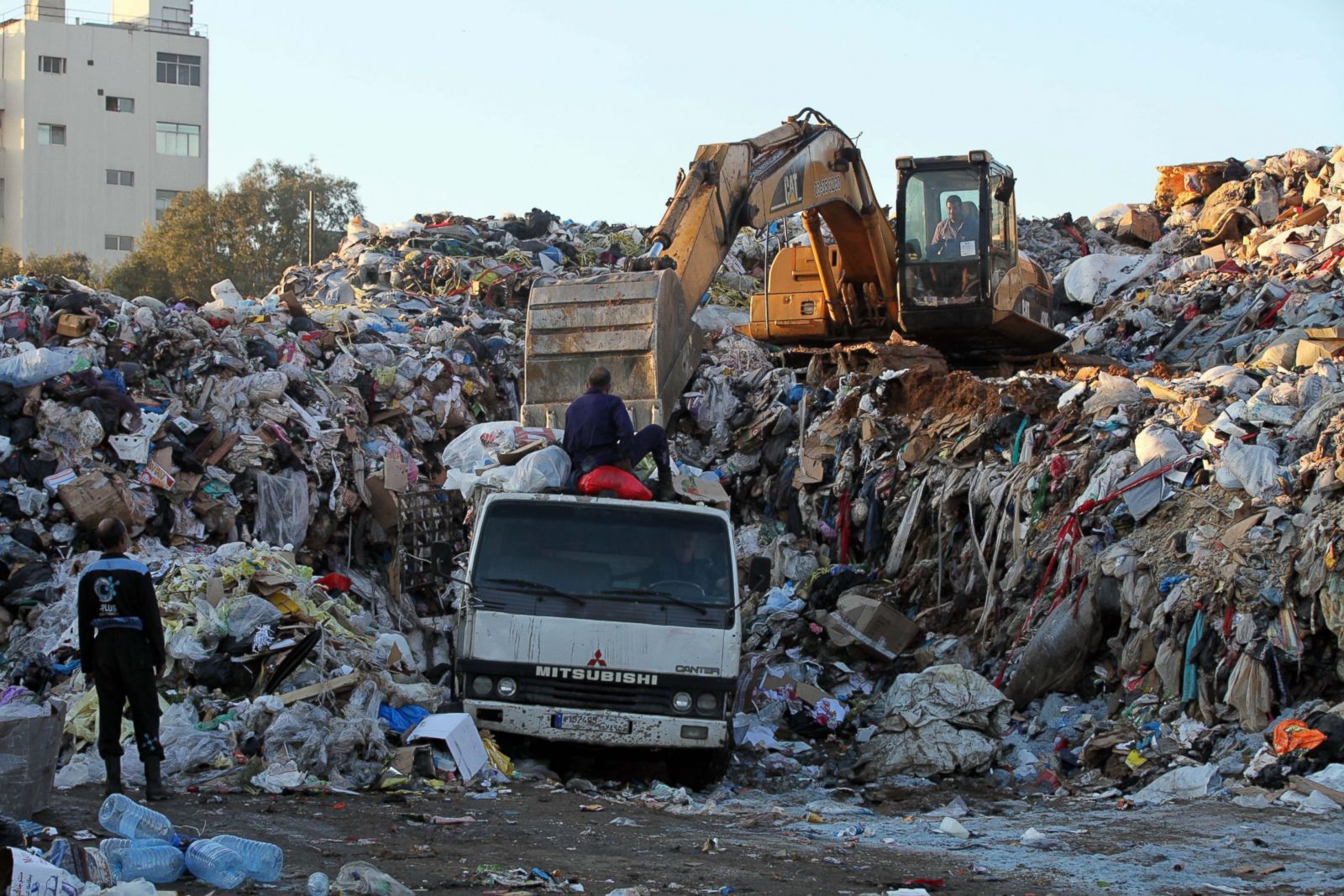 Picture | Lebanon's Garbage Crisis - ABC News